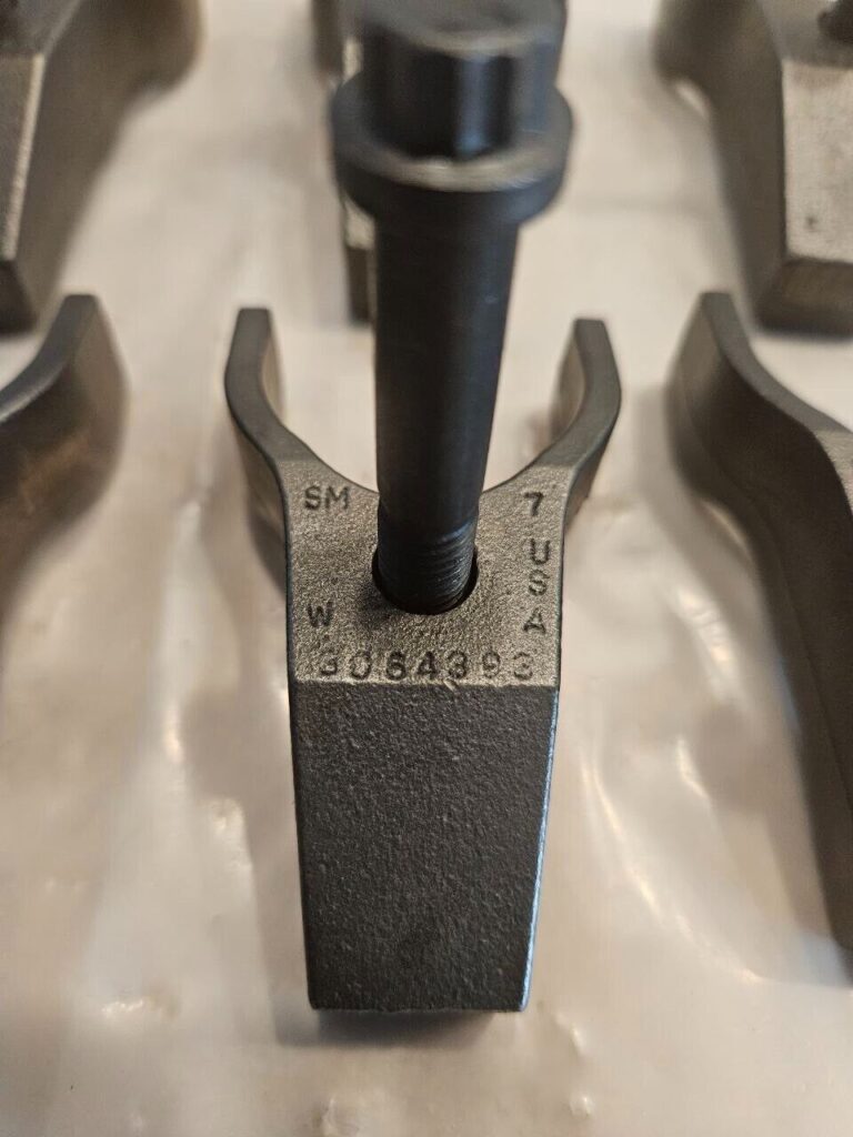 Set of 6 Cummins N14 Diesel Engine Fuel Injector Clamp & Bolt 3064393 ...