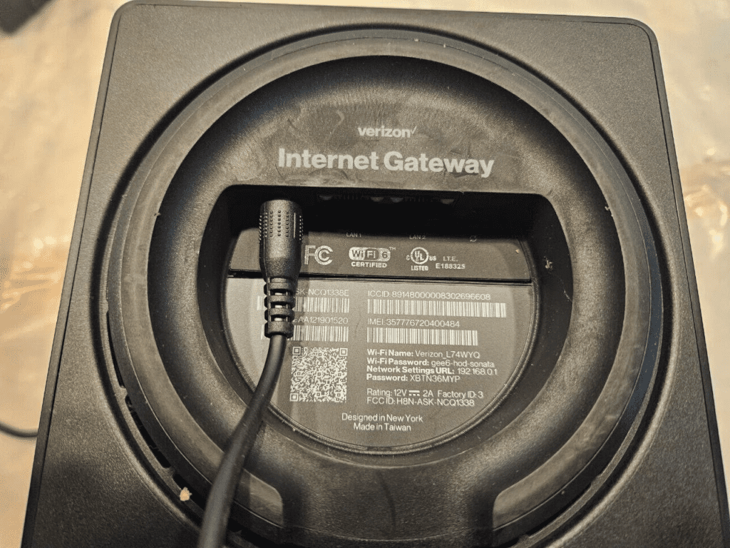 Verizon Internet Gateway Business Router + Ethernet Cable + Power cord ...