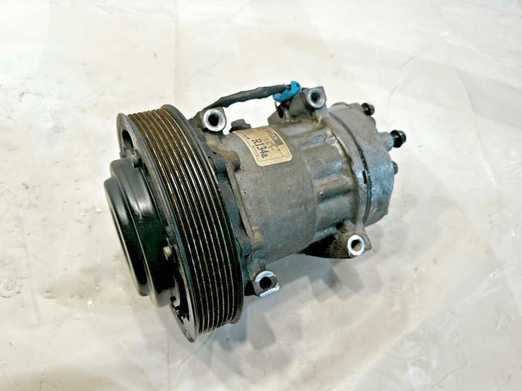 Volvo D13 Mack Diesel Engine A/C compressor Sanden model 4326 OEM ...