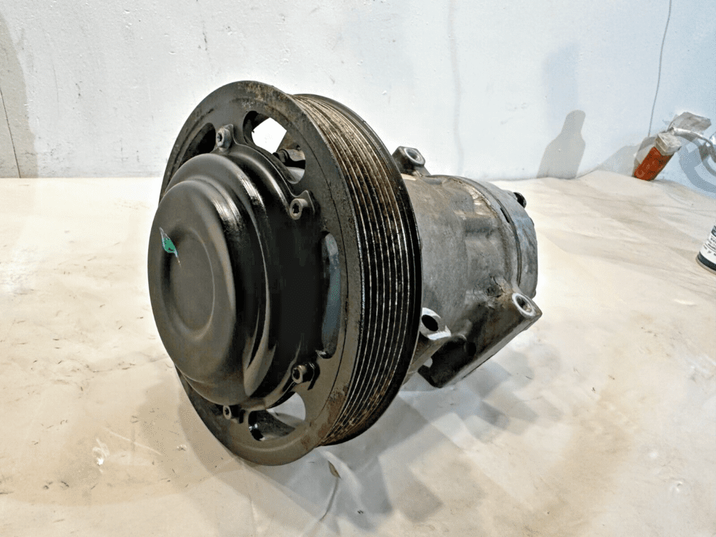 Volvo D13 Mack Diesel Engine A/C compressor Sanden model 4326 OEM ...