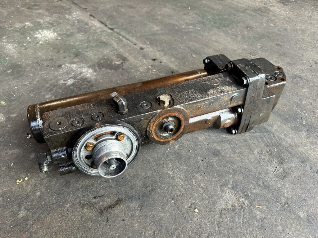 2001 Cummins N14 Diesel Engine Oil Cooler & Filter Assembly 3081177 ...