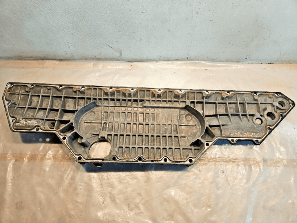 2006 VOLVO D12 DIESEL ENGINE OIL COOLER COVER HOUSING 8148322 OEM ...