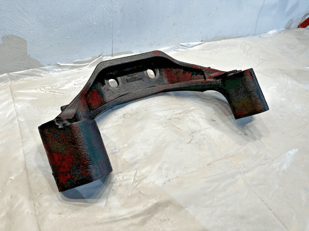 CUMMINS ISX15 Diesel Engine front mount support 3102884 OEM - ABC ...