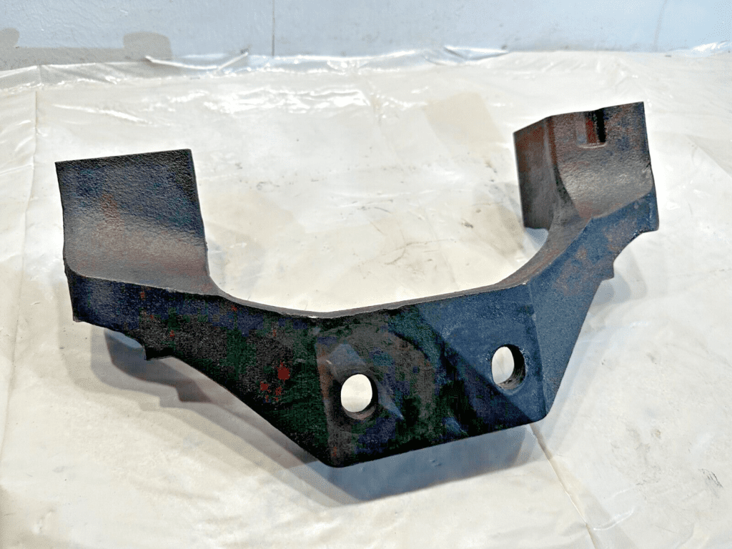 CUMMINS ISX15 Diesel Engine front mount support 3102884 OEM - ABC ...