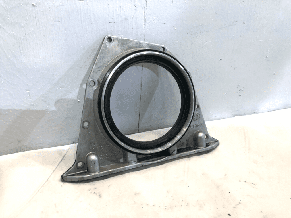 Cummins 8.3L 8.9L ISL ISC Rear Main Seal Diesel Engine Cover 3933384 ...