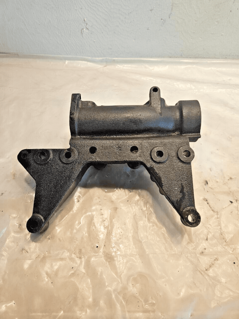 Detroit DD15 Engine EGR Manifold Crossover Tube Bracket A4722031244 OEM ...