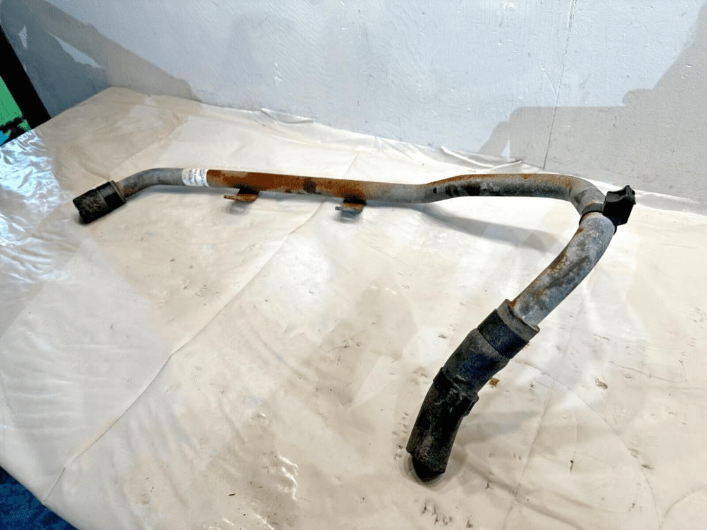 Detroit Diesel DD15 Freightliner Engine Heater Return Pipe A05-28520 ...
