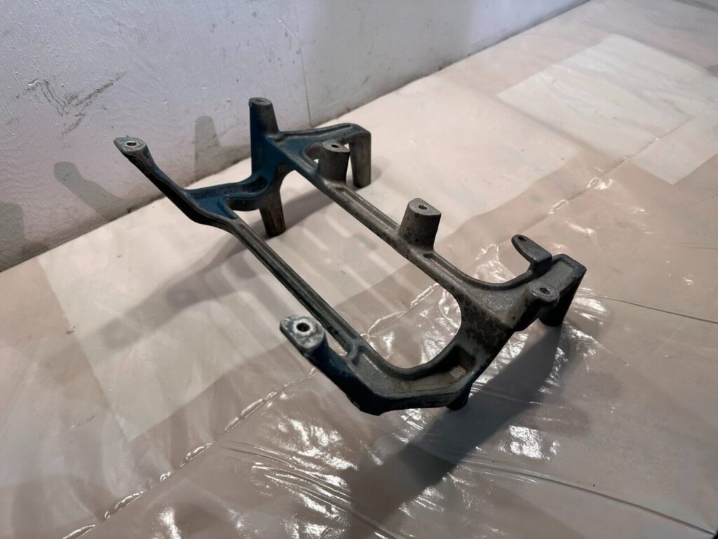 GENUINE INTERNATIONAL DIESEL ENGINE BRACKET IDM-ECM 1871523C1 OEM - ABC ...