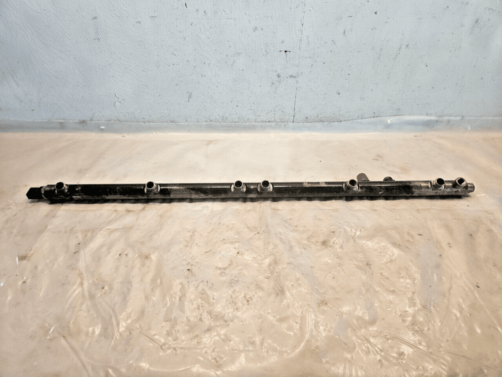 2011 - 2013 Detroit Diesel DD15 Engine Fuel Distributor Rail ...