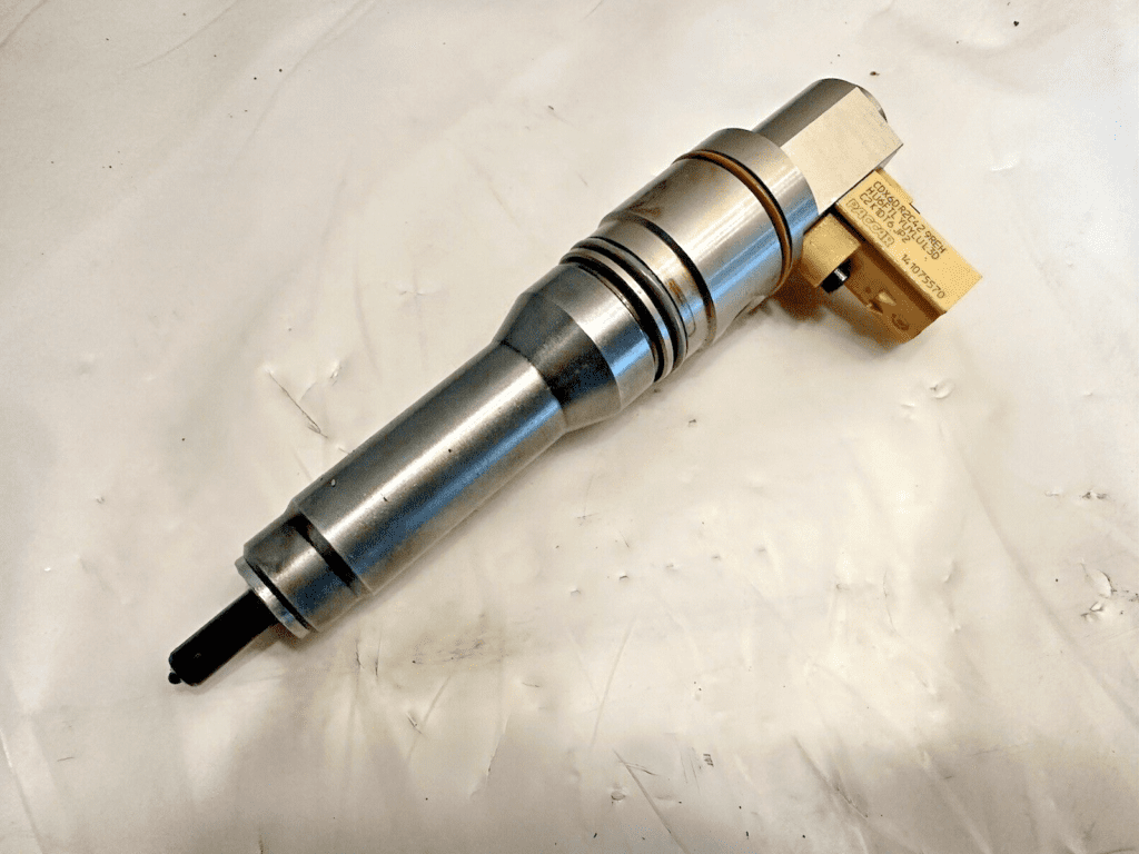 2015 PACCAR MX13 DIESEL ENGINE FUEL INJECTOR 1925657 OEM - ABC Diesel Parts