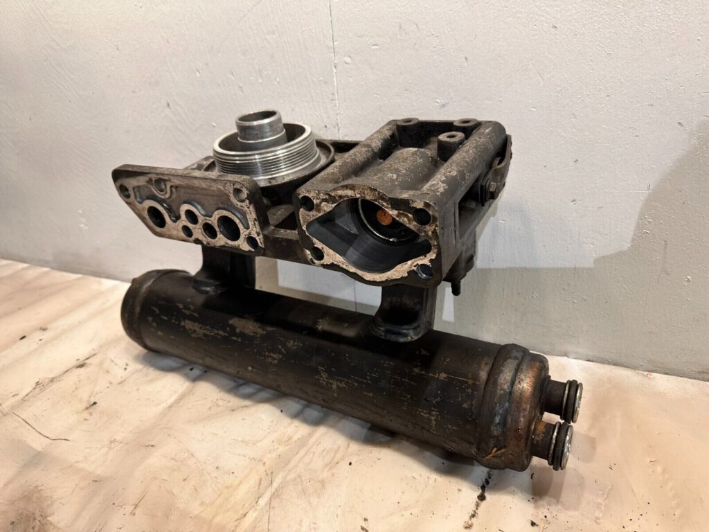 Cummins ISM M11 Diesel Engine Oil Filter Housing Base 3102774 w/ Oil ...