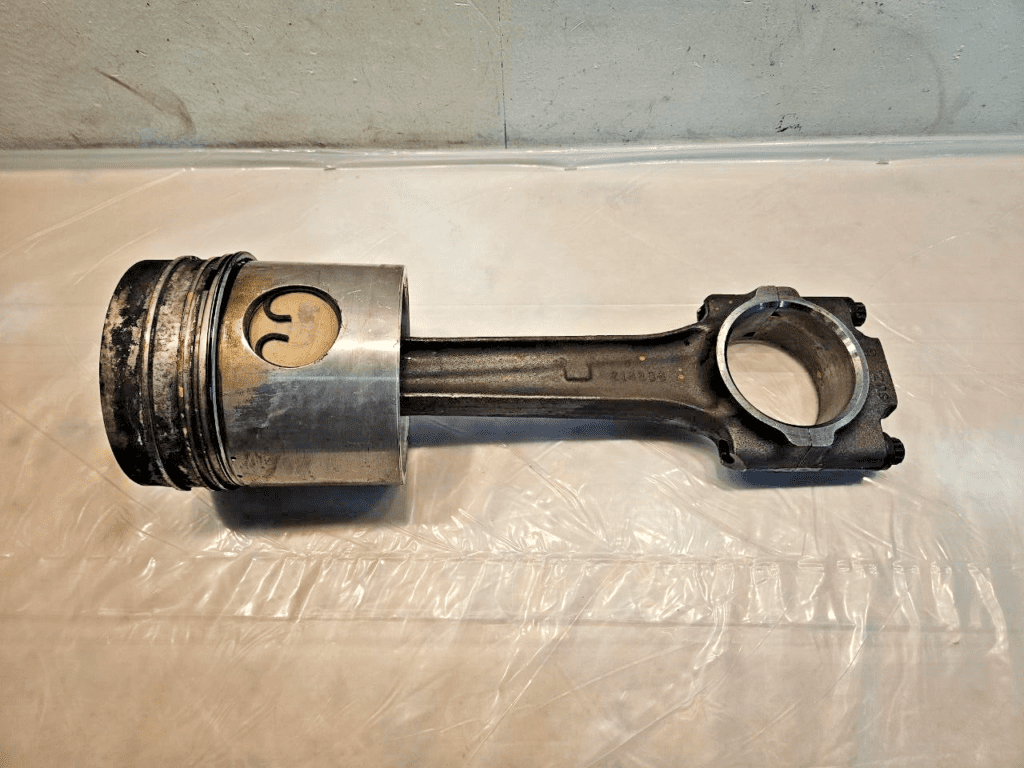 Cummins NH NTA 855 IV Big Cam Diesel Connecting Rod 218808 with Piston ...