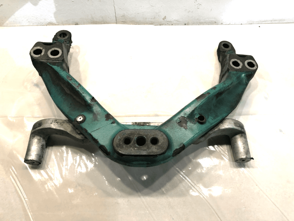 MP8 MACK D13 VOLVO DIESEL ENGINE FRONT MOTOR MOUNT 20747056 OEM - ABC ...