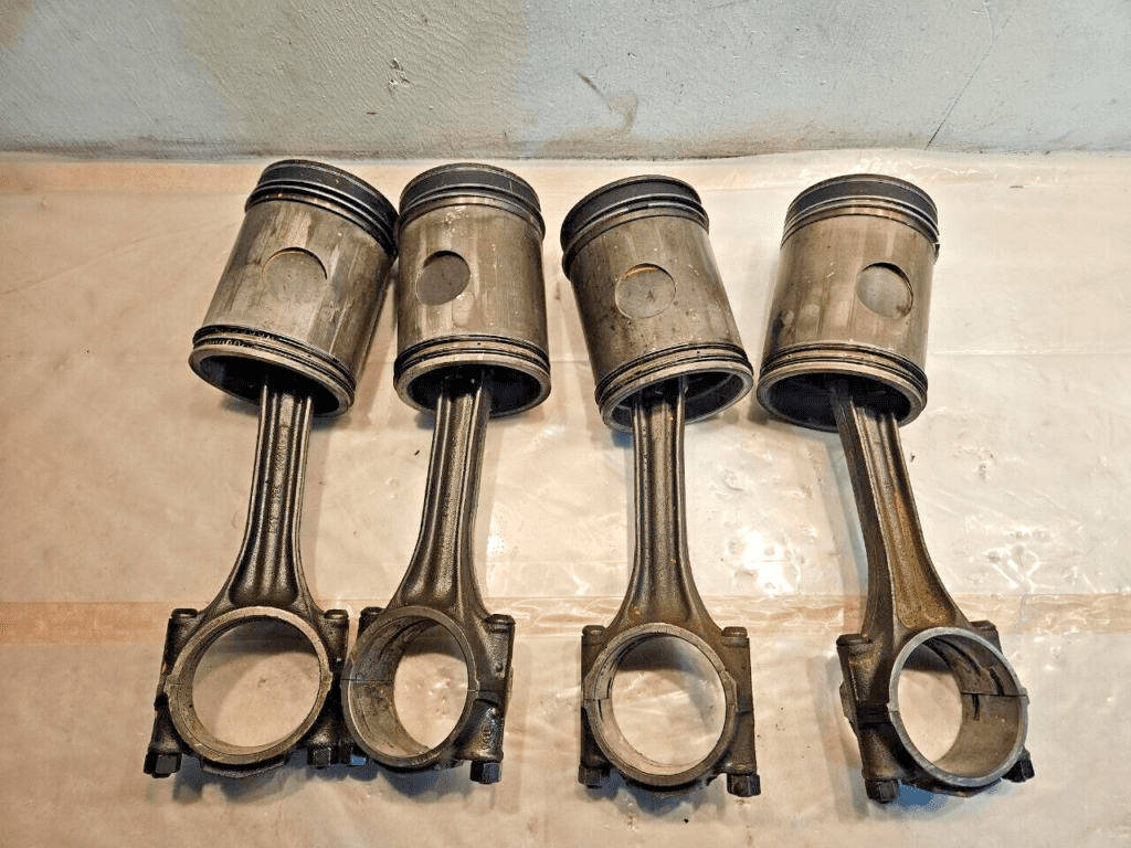 Connecting rods & Pistons for Trucks | Buy Connecting rods & Pistons Online